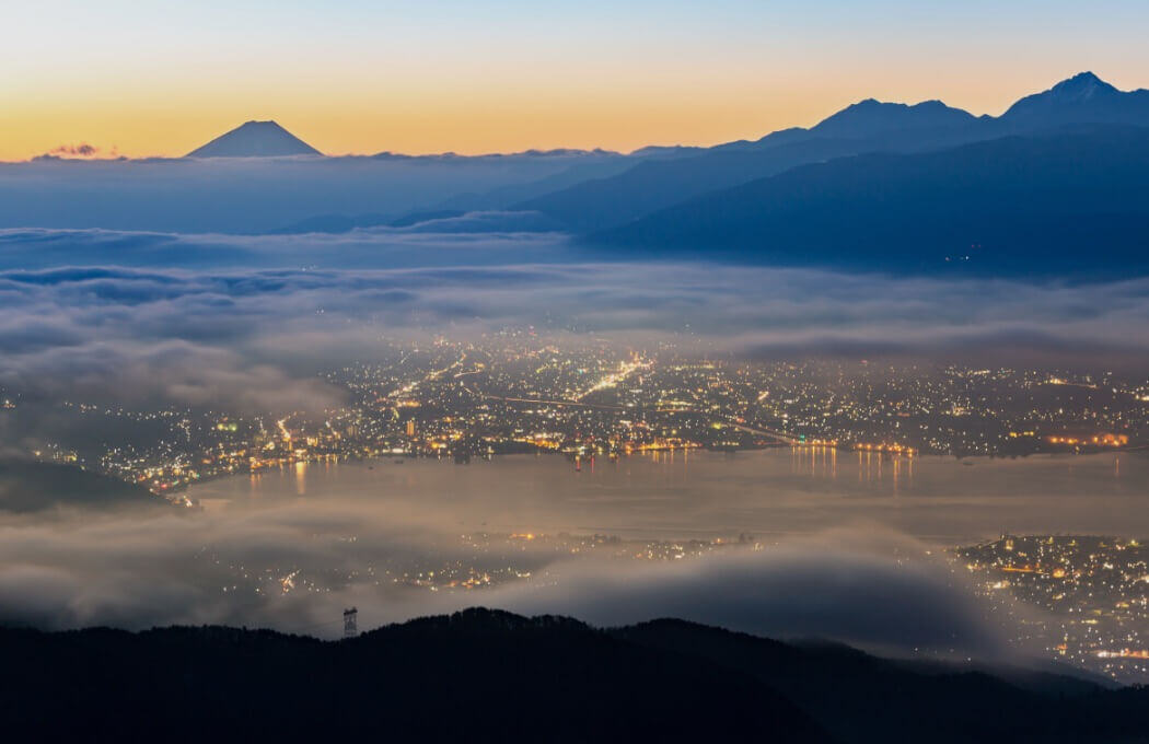 A day trip climbing the active volcano “Mt. Yake” | Travelog | Bus ...