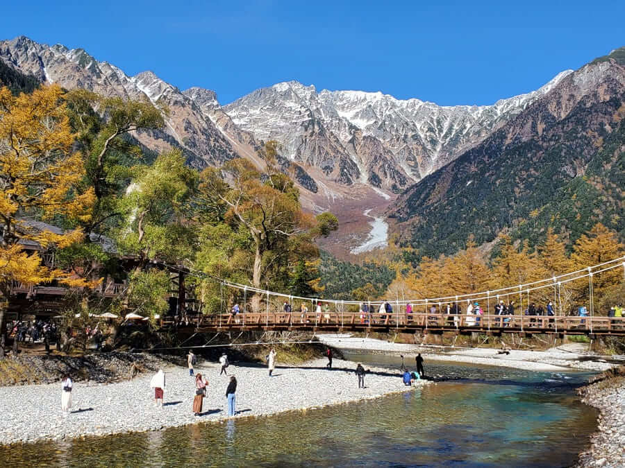 “Karasawa Cirque”, the Best Autumn Hike in Kamikochi | Travelog | Bus services, tours and travel ...